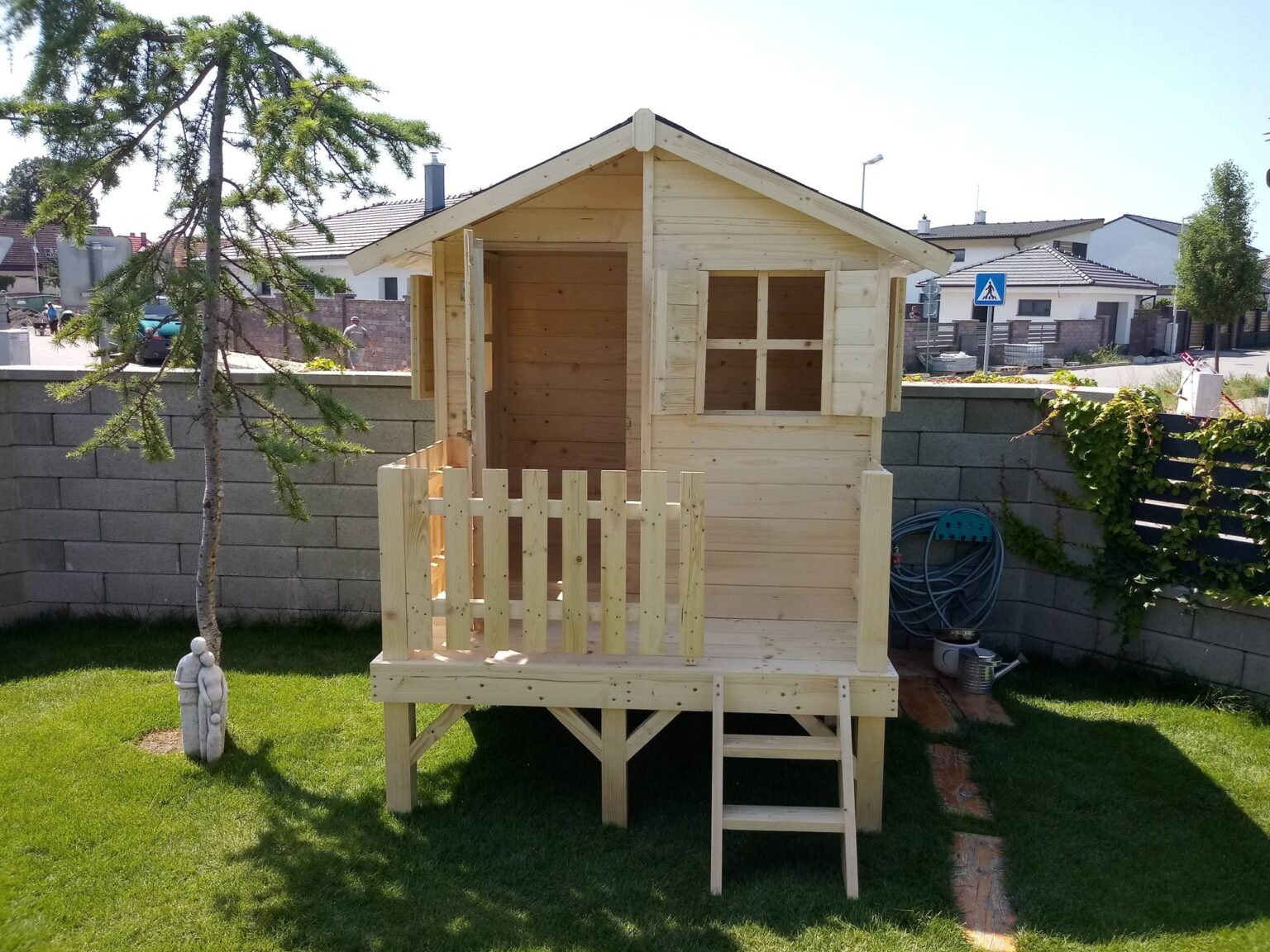 .Drevený detský domček LEO 1,8 m x 1,6 m (15 mm hrúbka steny) - Enim SK